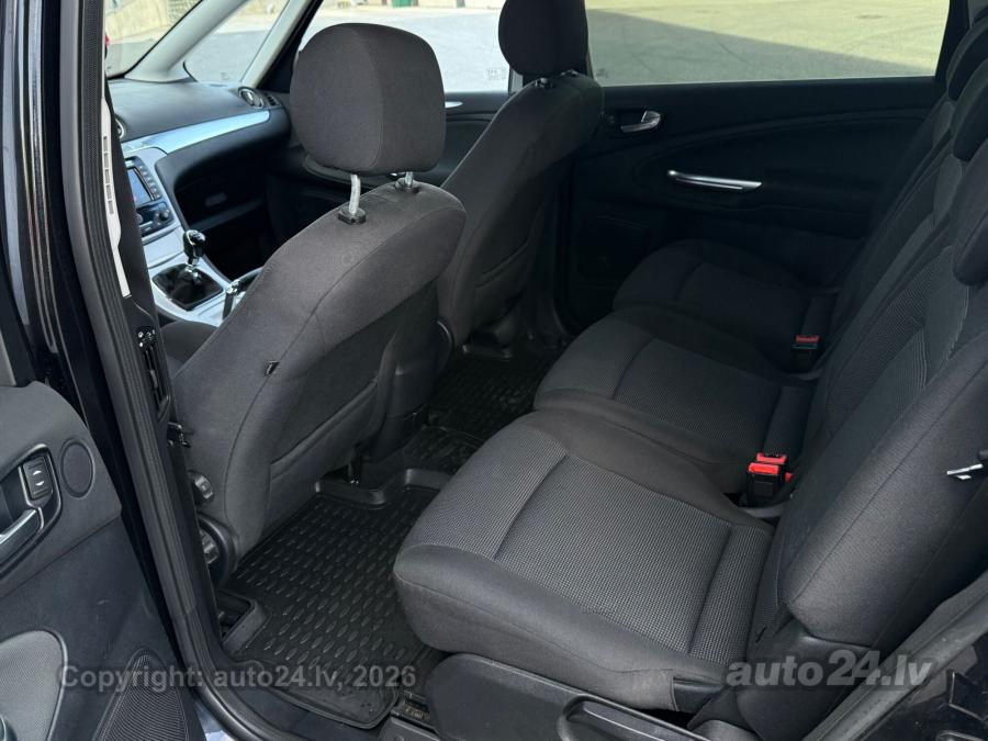Melns Ford S-Max 2007 Tartu, ar dzinēja tilpumu 2.00 L un nobraukumu 257 tūkst. km par 3500 €, foto 10 vietnē AUTOMOTO.COM.LV
