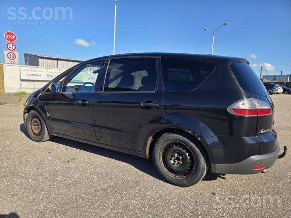 Black Ford S-Max 2007 in Riga, with an engine capacity of 2.00 L and mileage of 288 thousand km for 1999 €, photo 3 on AUTOMOTO.COM.LV