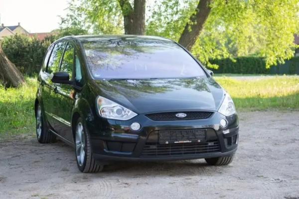 Black Ford S-Max 2009 in Grobiņa, with an engine capacity of 2.20 L and mileage of 282 thousand km for 5500 €, photo 7 on AUTOMOTO.COM.LV