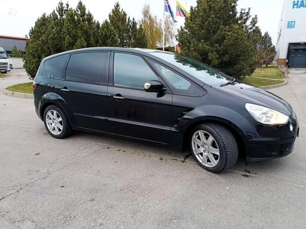 Melns Ford S-Max 2009 Šauļi, ar dzinēja tilpumu 2.00 L un nobraukumu 258 tūkst. km par 3650 €, foto 4 vietnē AUTOMOTO.COM.LV