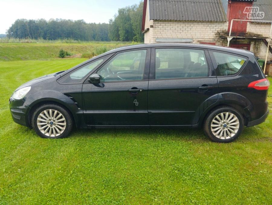 Black Ford S-Max 2010 in Siauliai, with an engine capacity of 2.00 L and mileage of 249 thousand km for 2300 €, photo 6 on AUTOMOTO.COM.LV
