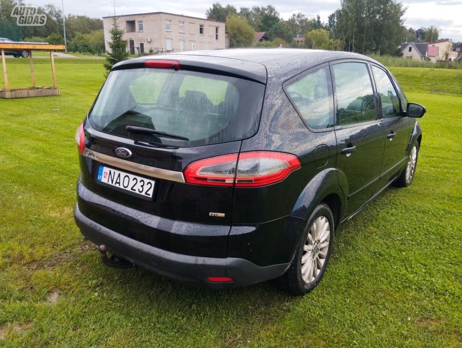 Melns Ford S-Max 2010 Šauļi, ar dzinēja tilpumu 2.00 L un nobraukumu 249 tūkst. km par 2299 €, foto 3 vietnē AUTOMOTO.COM.LV