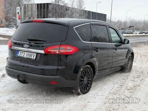 Black Ford S-Max 2010 in Tallinn, with an engine capacity of 2.00 L and mileage of 303 thousand km for 5000 €, photo 3 on AUTOMOTO.COM.LV