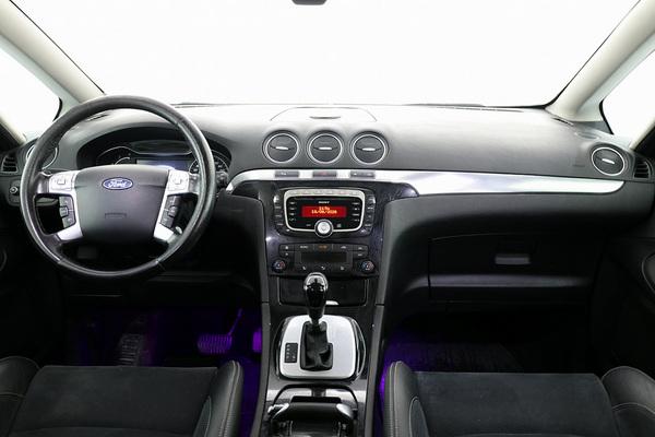 Black Ford S-Max 2010 in Tallinn, with an engine capacity of 2.00 L and mileage of 499 thousand km for 1199 €, photo 5 on AUTOMOTO.COM.LV