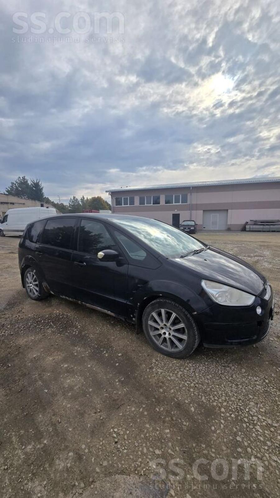 Black Ford S-Max 2010 in Rezekne, with an engine capacity of 2.00 L and mileage of 356 thousand km for 1600 €, photo 1 on AUTOMOTO.COM.LV