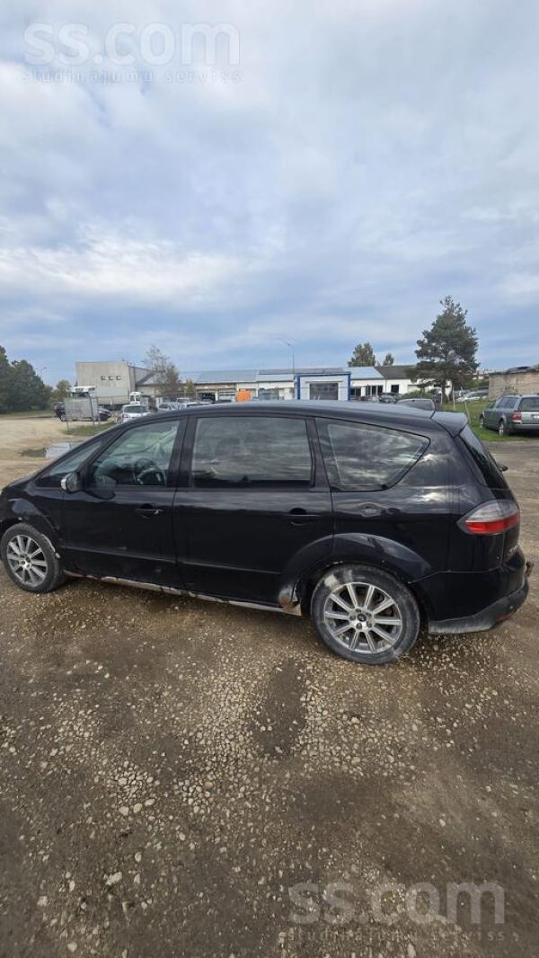 Melns Ford S-Max 2010 Rēzekne, ar dzinēja tilpumu 2.00 L un nobraukumu 356 tūkst. km par 1600 €, foto 5 vietnē AUTOMOTO.COM.LV