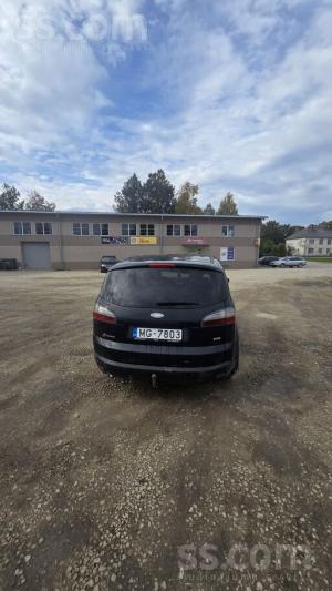 Black Ford S-Max 2010 in Rezekne, with an engine capacity of 2.00 L and mileage of 356 thousand km for 1600 €, photo 6 on AUTOMOTO.COM.LV