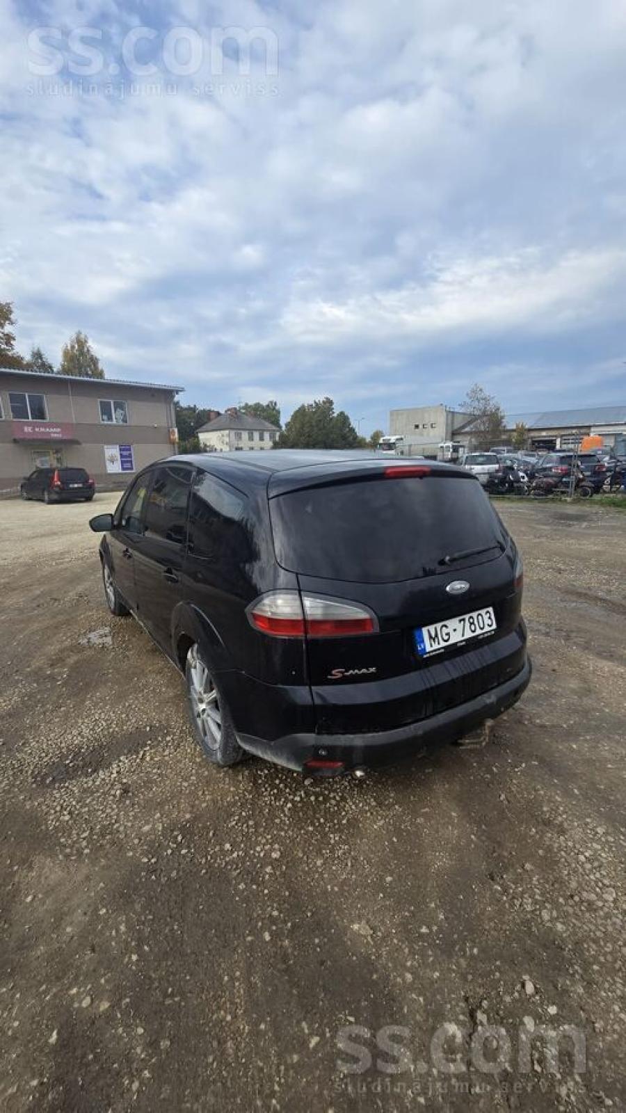 Black Ford S-Max 2010 in Rezekne, with an engine capacity of 2.00 L and mileage of 356 thousand km for 1600 €, photo 7 on AUTOMOTO.COM.LV