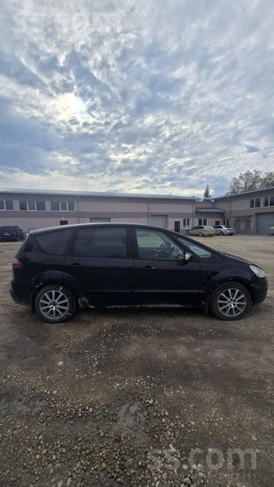 Black Ford S-Max 2010 in Rezekne, with an engine capacity of 2.00 L and mileage of 356 thousand km for 1600 €, photo 9 on AUTOMOTO.COM.LV