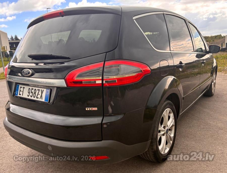 Black Ford S-Max 2011 in Tallinn, with an engine capacity of 2.00 L and mileage of 277 thousand km for 4099 €, photo 8 on AUTOMOTO.COM.LV