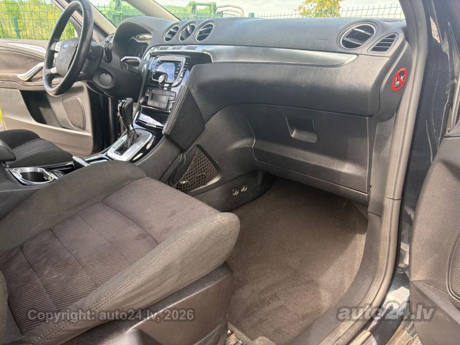 Black Ford S-Max 2011 in Tallinn, with an engine capacity of 2.00 L and mileage of 277 thousand km for 4099 €, photo 15 on AUTOMOTO.COM.LV