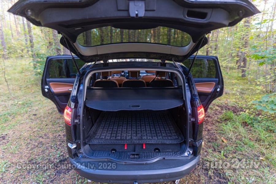 Black Ford S-Max 2011 in Tallinn, with an engine capacity of 2.00 L and mileage of 335 thousand km for 4700 €, photo 14 on AUTOMOTO.COM.LV