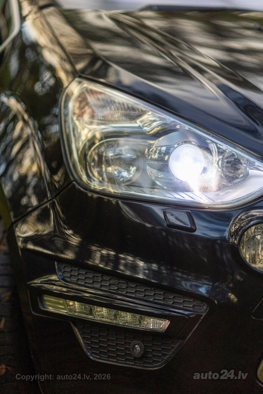 Black Ford S-Max 2011 in Tallinn, with an engine capacity of 2.00 L and mileage of 335 thousand km for 4700 €, photo 16 on AUTOMOTO.COM.LV