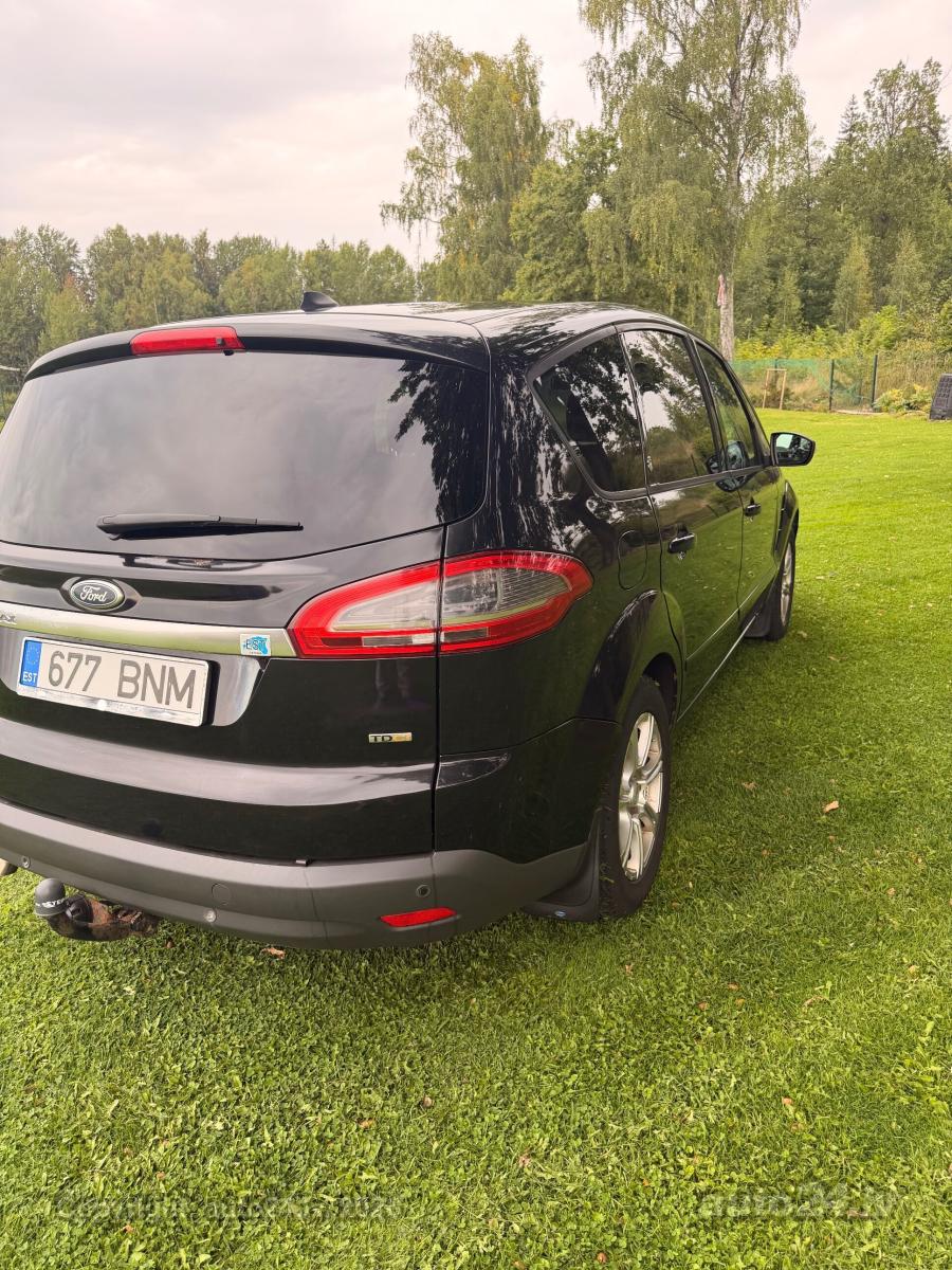Black Ford S-Max 2011 in Polva, with an engine capacity of 2.00 L and mileage of 341 thousand km for 4000 €, photo 6 on AUTOMOTO.COM.LV