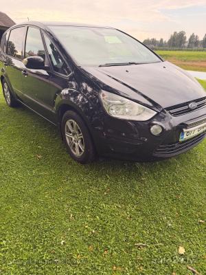 Black Ford S-Max 2011 in Polva, with an engine capacity of 2.00 L and mileage of 341 thousand km for 4000 €, photo 7 on AUTOMOTO.COM.LV