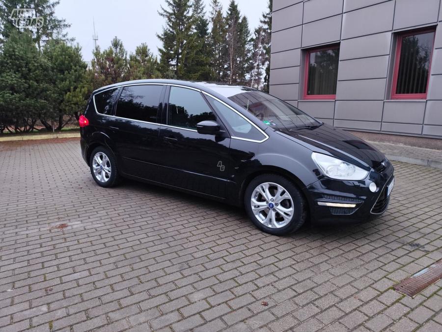Black Ford S-Max 2012 in Mazeikiai, with an engine capacity of 2.20 L and mileage of 267 thousand km for 5400 €, photo 6 on AUTOMOTO.COM.LV