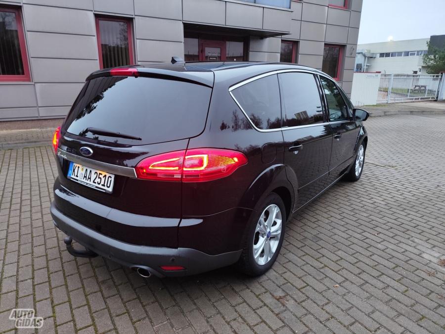 Black Ford S-Max 2012 in Mazeikiai, with an engine capacity of 2.20 L and mileage of 267 thousand km for 5400 €, photo 15 on AUTOMOTO.COM.LV