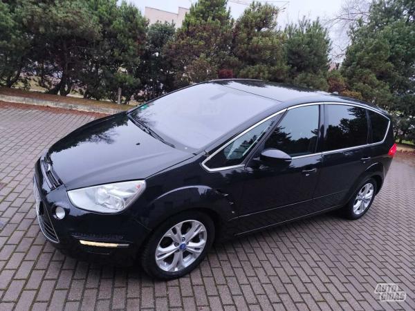 Black Ford S-Max 2012 in Mazeikiai, with an engine capacity of 2.20 L and mileage of 267 thousand km for 5250 €, photo 5 on AUTOMOTO.COM.LV