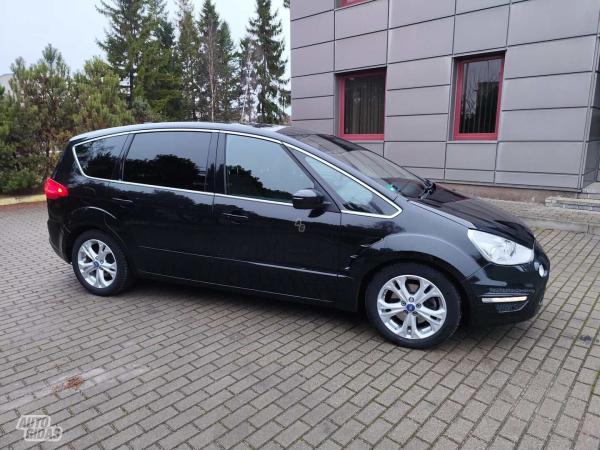 Black Ford S-Max 2012 in Mazeikiai, with an engine capacity of 2.20 L and mileage of 267 thousand km for 5250 €, photo 9 on AUTOMOTO.COM.LV