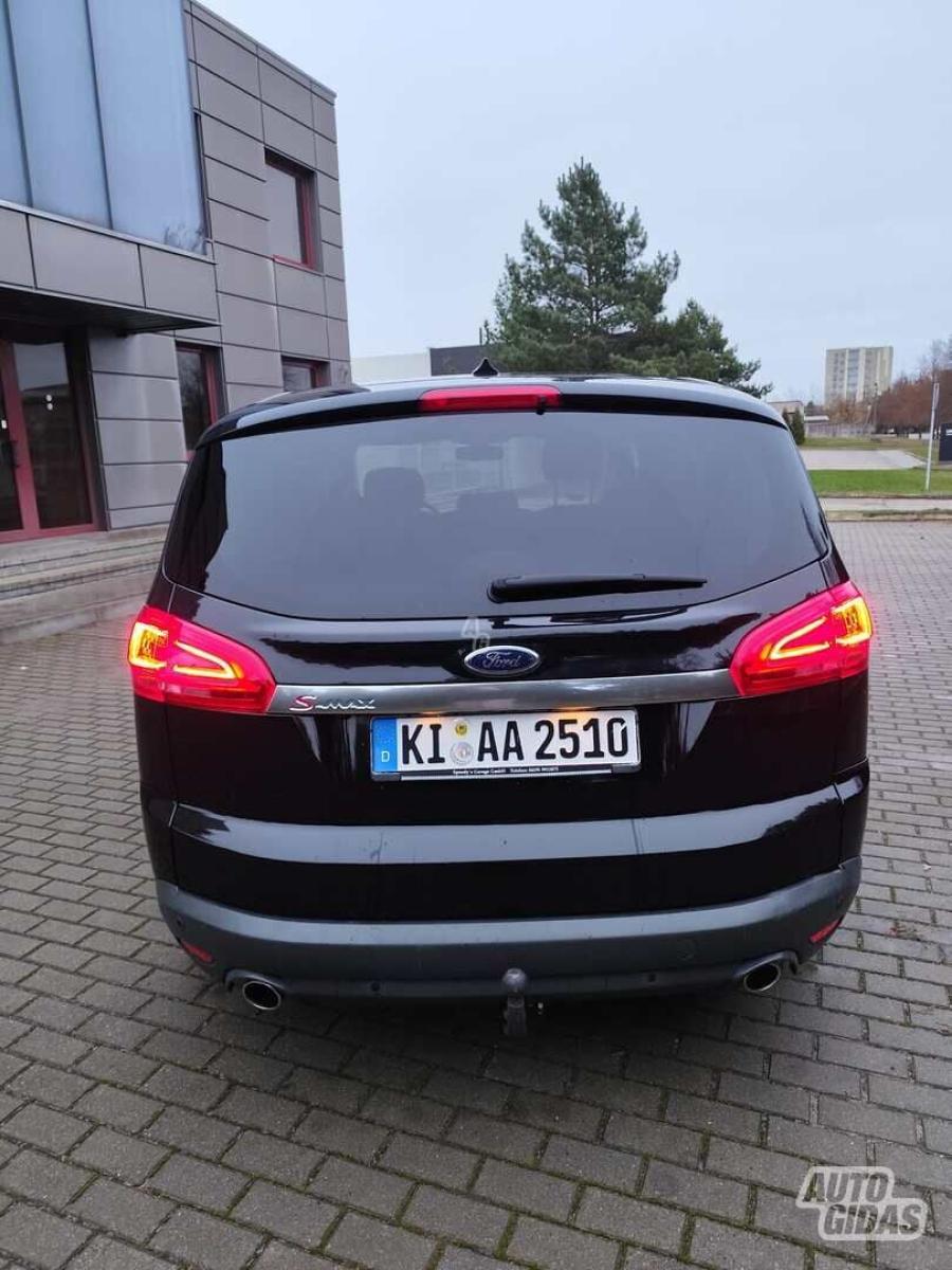 Black Ford S-Max 2012 in Mazeikiai, with an engine capacity of 2.20 L and mileage of 267 thousand km for 5300 €, photo 12 on AUTOMOTO.COM.LV