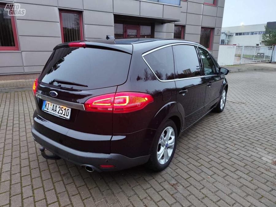 Black Ford S-Max 2012 in Mazeikiai, with an engine capacity of 2.20 L and mileage of 267 thousand km for 5300 €, photo 13 on AUTOMOTO.COM.LV