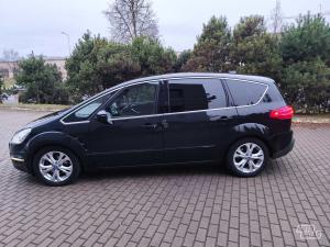 Black Ford S-Max 2012 in Mazeikiai, with an engine capacity of 2.20 L and mileage of 267 thousand km for 5300 €, photo 15 on AUTOMOTO.COM.LV