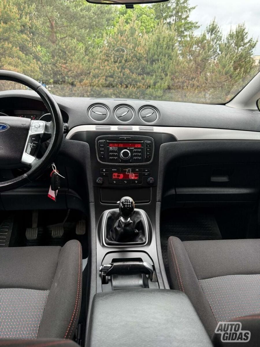Melns Ford S-Max 2012 Mažeikiai, ar dzinēja tilpumu 2.00 L un nobraukumu 268 tūkst. km par 4300 €, foto 32 vietnē AUTOMOTO.COM.LV