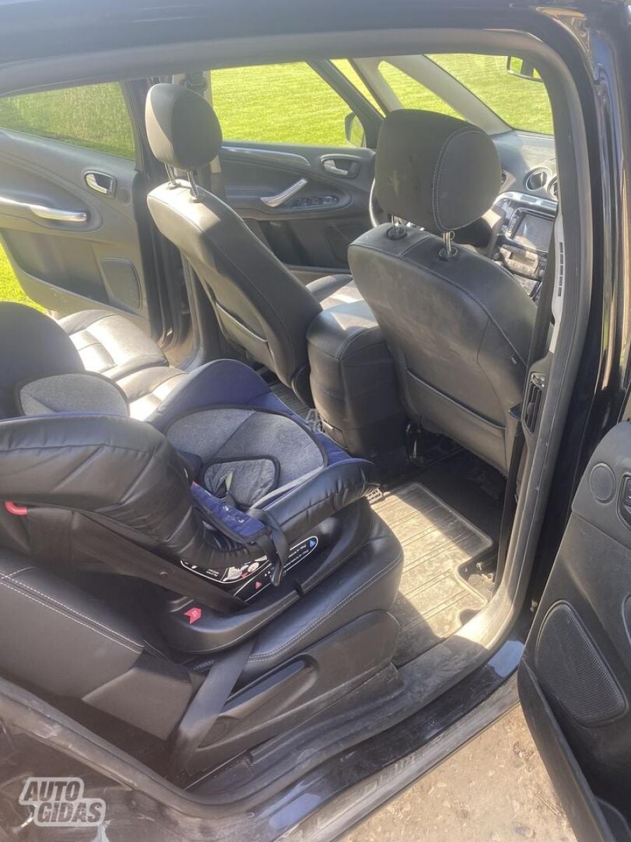 Melns Ford S-Max 2012 Panevēža, ar dzinēja tilpumu 2.00 L un nobraukumu 378 tūkst. km par 3000 €, foto 11 vietnē AUTOMOTO.COM.LV