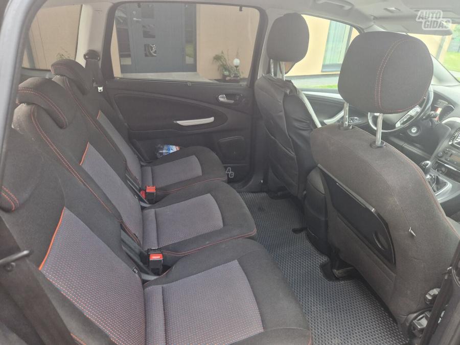 Black Ford S-Max 2013 in Klaipeda, with an engine capacity of 2.00 L and mileage of 271 thousand km for 4500 €, photo 7 on AUTOMOTO.COM.LV