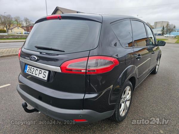 Black Ford S-Max 2014 in Paide, with an engine capacity of 2.00 L and mileage of 293 thousand km for 5490 €, photo 4 on AUTOMOTO.COM.LV