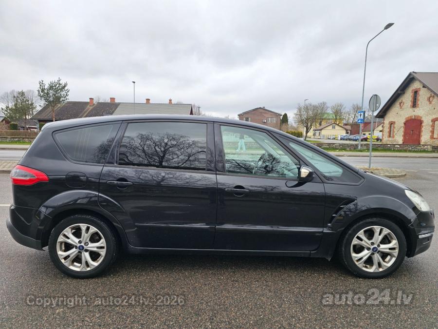 Black Ford S-Max 2014 in Paide, with an engine capacity of 2.00 L and mileage of 293 thousand km for 5490 €, photo 8 on AUTOMOTO.COM.LV