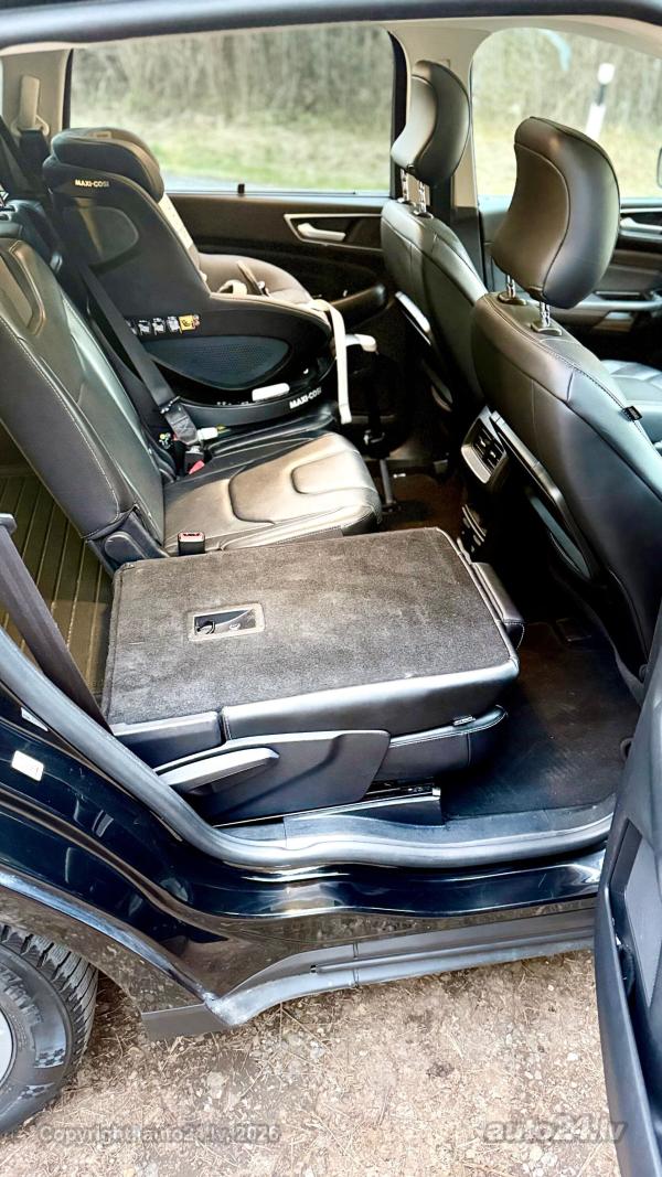Black Ford S-Max 2016 in Tallinn, with an engine capacity of 2.00 L and mileage of 259 thousand km for 11000 €, photo 10 on AUTOMOTO.COM.LV