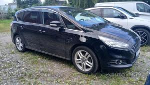 Black Ford S-Max 2017 in Parnu, with an engine capacity of 2.00 L and mileage of 296 thousand km for 7699 €, photo 3 on AUTOMOTO.COM.LV