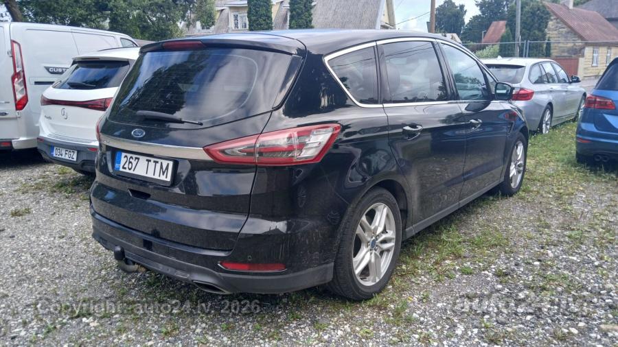 Black Ford S-Max 2017 in Parnu, with an engine capacity of 2.00 L and mileage of 296 thousand km for 7699 €, photo 5 on AUTOMOTO.COM.LV