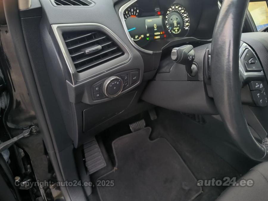 Melns Ford S-Max 2020 Tallina, ar dzinēja tilpumu 2.00 L un nobraukumu 142 tūkst. km par 16750 €, foto 16 vietnē AUTOMOTO.COM.LV