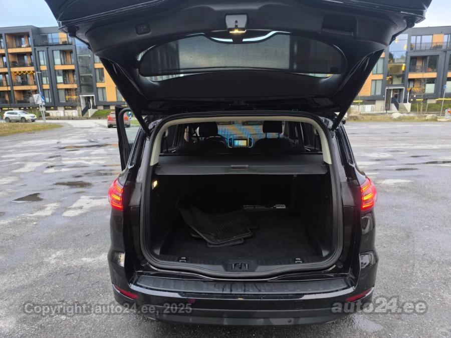 Melns Ford S-Max 2020 Tallina, ar dzinēja tilpumu 2.00 L un nobraukumu 142 tūkst. km par 16750 €, foto 18 vietnē AUTOMOTO.COM.LV