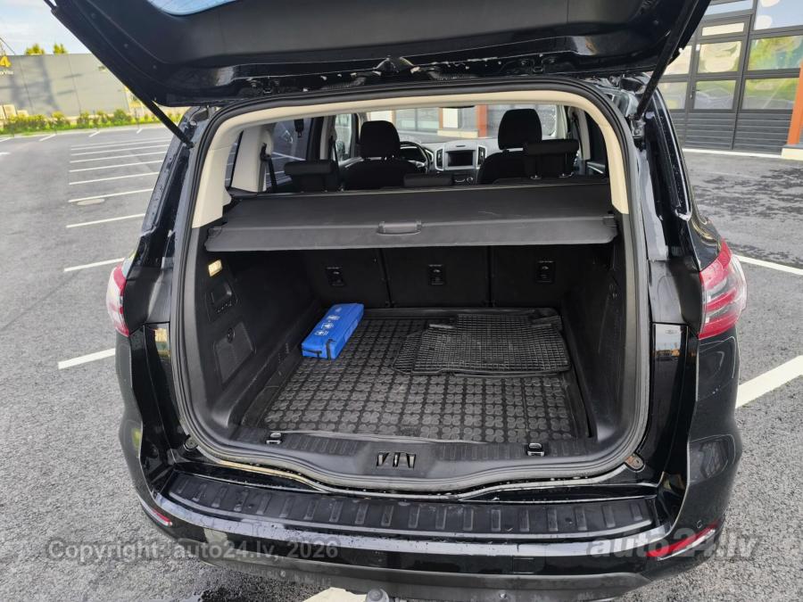 Black Ford S-Max 2020 in Tallinn, with an engine capacity of 2.00 L and mileage of 221 thousand km for 10790 €, photo 16 on AUTOMOTO.COM.LV