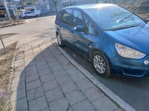 Zils Ford S-Max 2006 Viļņa, ar dzinēja tilpumu 2.00 L un nobraukumu 350 tūkst. km par 1200 €, foto 2 vietnē AUTOMOTO.COM.LV