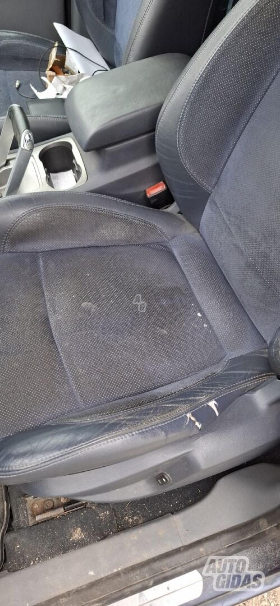 Zils Ford S-Max 2006 Šauļi, ar dzinēja tilpumu 2.00 L un nobraukumu 376 tūkst. km par 1650 €, foto 18 vietnē AUTOMOTO.COM.LV