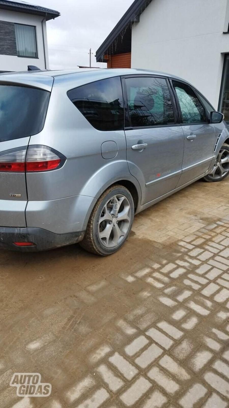 Blue Ford S-Max 2006 in Panevezys, with an engine capacity of 2.00 L and mileage of 303 thousand km for 1899 €, photo 1 on AUTOMOTO.COM.LV