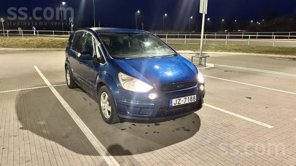 Blue Ford S-Max 2006 in Rezekne, with an engine capacity of 1.80 L and mileage of 385 thousand km for 1750 €, photo 1 on AUTOMOTO.COM.LV