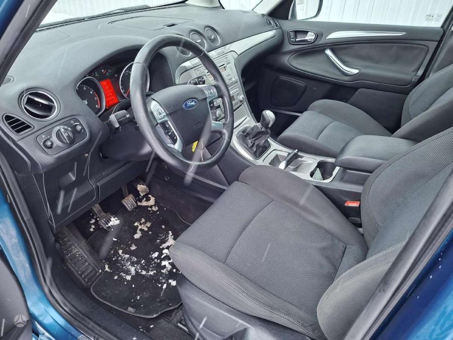 Blue Ford S-Max 2007 in Ukmerge, with an engine capacity of 2.00 L and mileage of 218 thousand km for 3150 €, photo 9 on AUTOMOTO.COM.LV