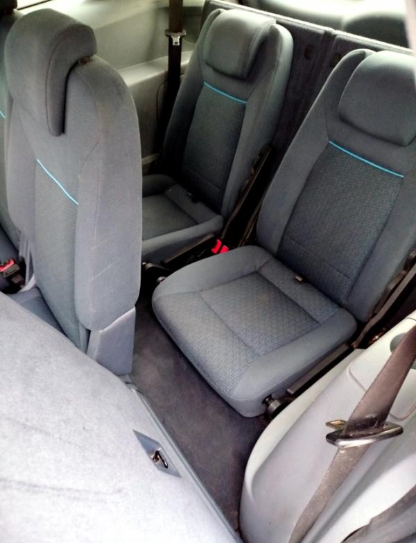 Blue Ford S-Max 2007 in Riga, with an engine capacity of 1.80 L and mileage of 305 thousand km for 2650 €, photo 6 on AUTOMOTO.COM.LV