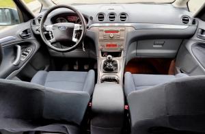 Blue Ford S-Max 2007 in Riga, with an engine capacity of 1.80 L and mileage of 305 thousand km for 2650 €, photo 10 on AUTOMOTO.COM.LV
