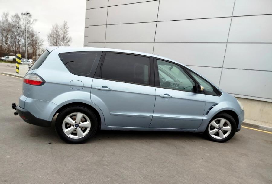 Blue Ford S-Max 2007 in Riga, with an engine capacity of 1.80 L and mileage of 305 thousand km for 2650 €, photo 11 on AUTOMOTO.COM.LV