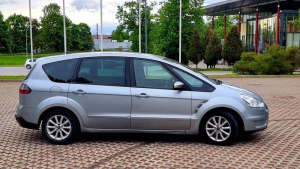 Zils Ford S-Max 2007 Cēsis, ar dzinēja tilpumu 1.80 L un nobraukumu 416 tūkst. km par 2100 €, foto 4 vietnē AUTOMOTO.COM.LV