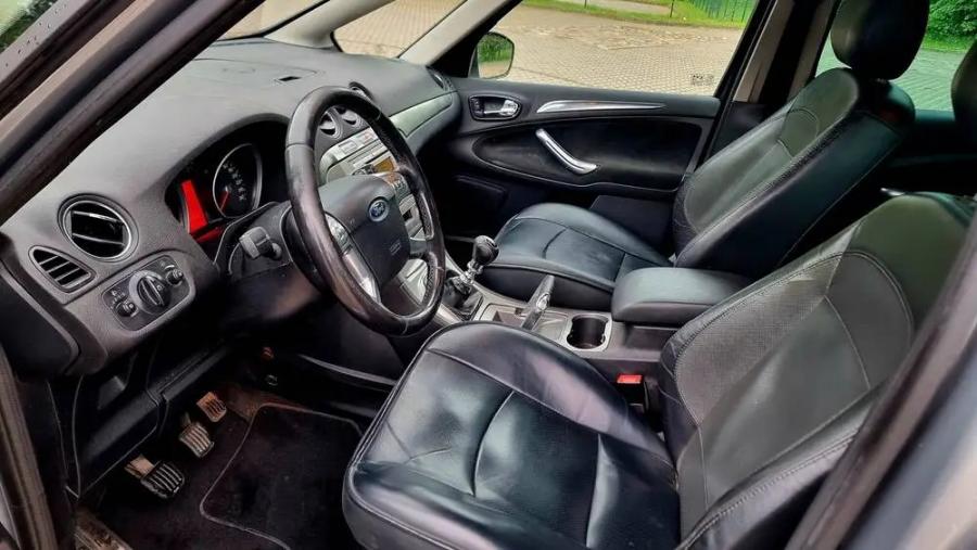 Blue Ford S-Max 2007 in Cesis, with an engine capacity of 1.80 L and mileage of 416 thousand km for 2100 €, photo 11 on AUTOMOTO.COM.LV