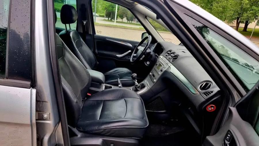 Blue Ford S-Max 2007 in Cesis, with an engine capacity of 1.80 L and mileage of 416 thousand km for 2100 €, photo 14 on AUTOMOTO.COM.LV