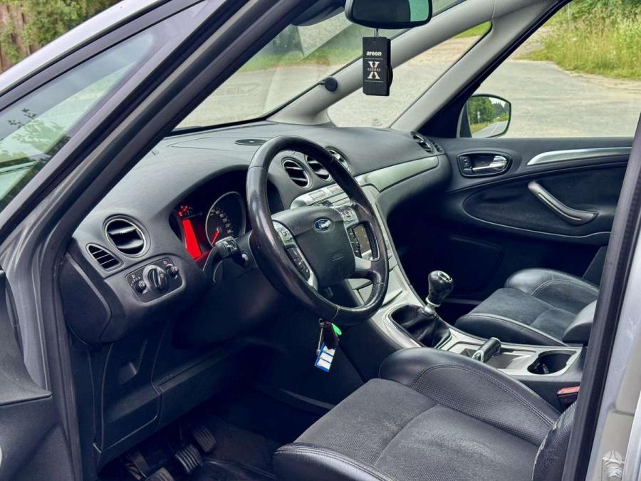Blue Ford S-Max 2007 in Radviliskis, with an engine capacity of 2.00 L and mileage of 296 thousand km for 2550 €, photo 12 on AUTOMOTO.COM.LV