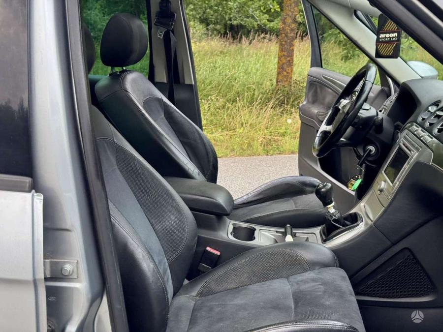 Blue Ford S-Max 2007 in Radviliskis, with an engine capacity of 2.00 L and mileage of 296 thousand km for 2550 €, photo 14 on AUTOMOTO.COM.LV